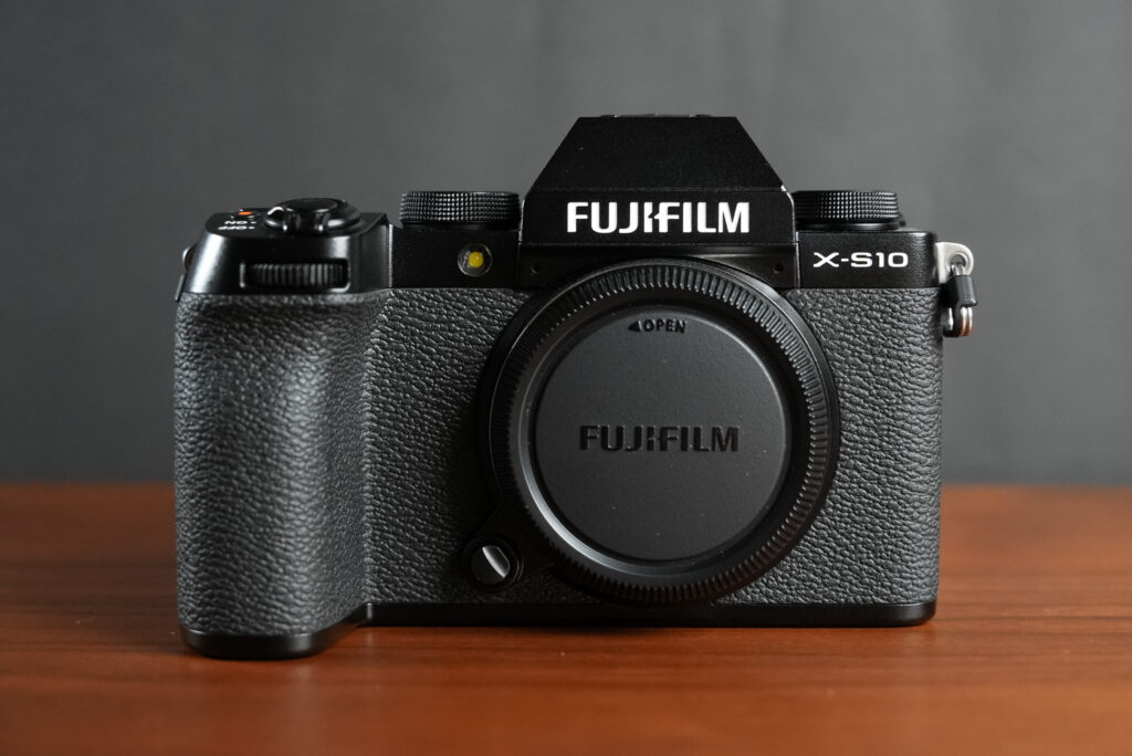 FUJIFILM X-S10 レビュー / 初心者にもおすすめの小型ミラーレス一眼カメラ | smallworks