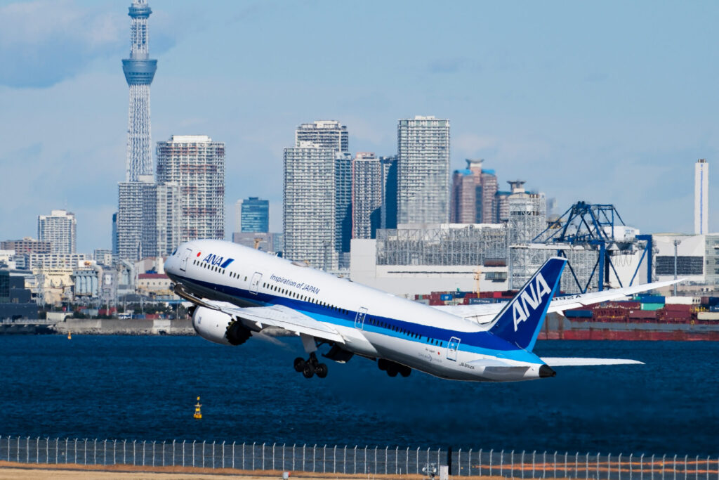 羽田空港で飛行機撮影（各撮影スポットからの作例あり） / FUJIFILM X-T5 × XF70-300mm F4-5.6 R LM OIS ...