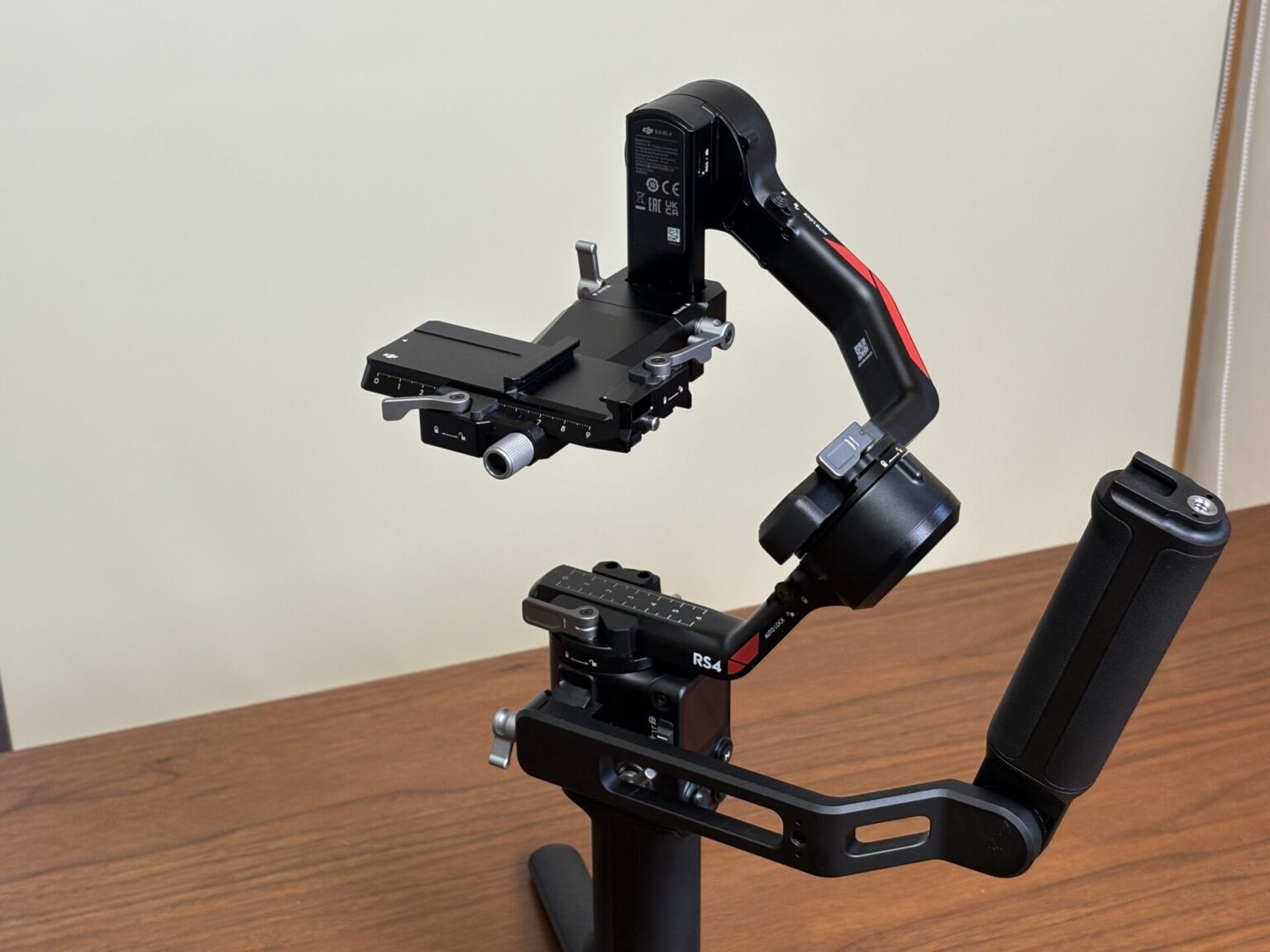 DJI RS4 Mini & RS4 比較レビュー / どっちのジンバルを選ぶべきか？ | smallworks